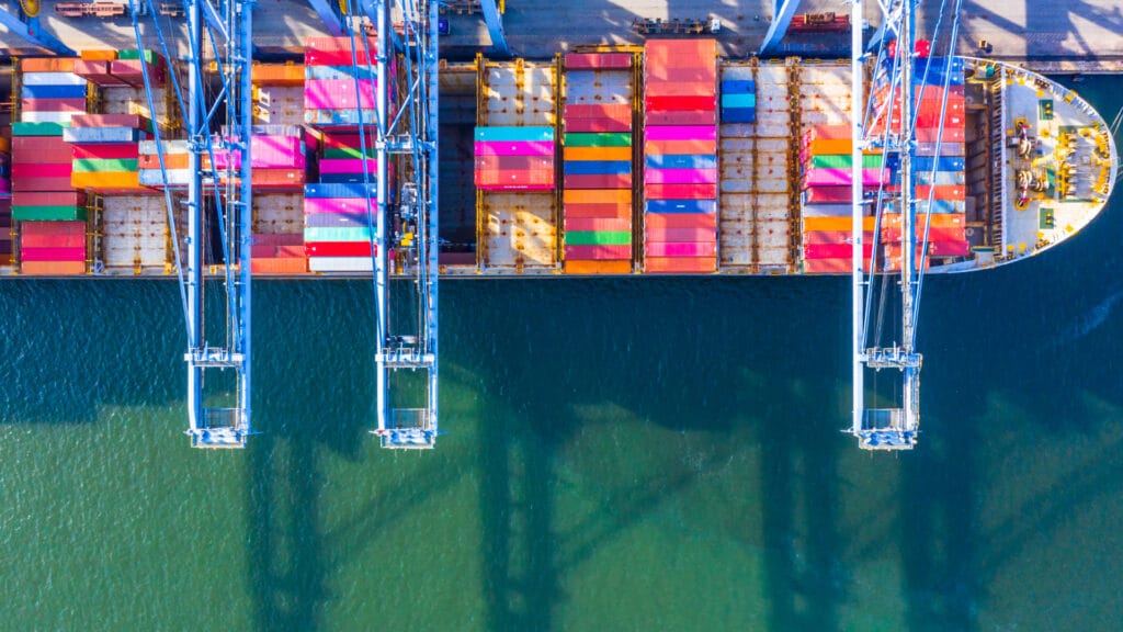 Importation de chaussures depuis la Chine : Défis et solutions